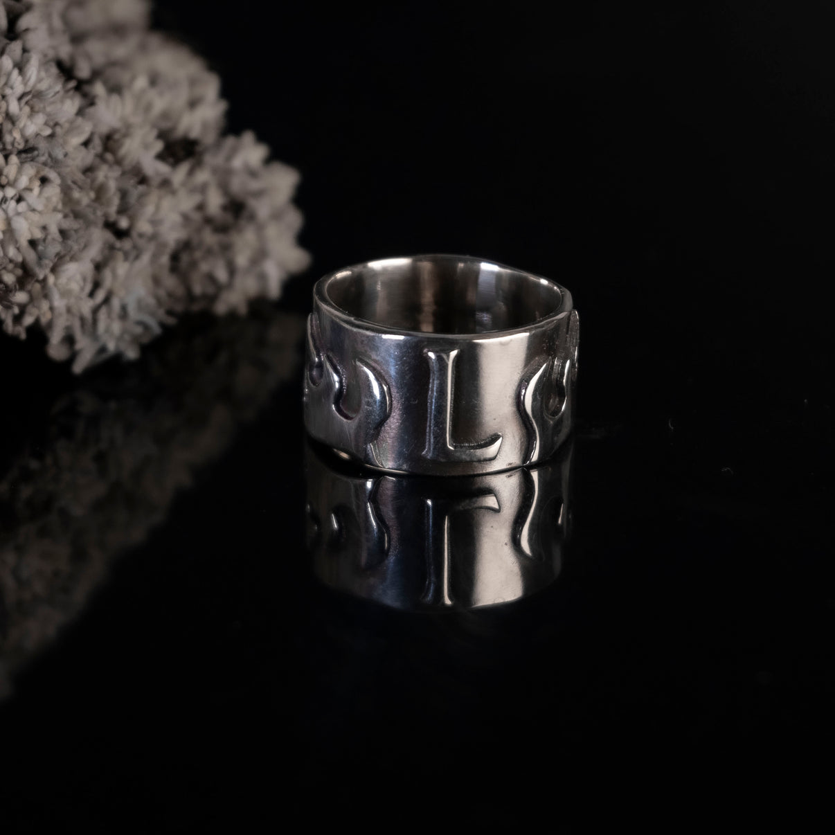 The Lightwood Family Ring - Shadowhunters - Cassandra Clare – Hebel Design